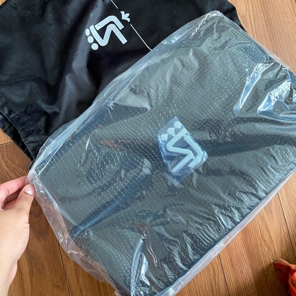 Shane Justin | Bags | Shane Justin Chameleon Jumbo Purse | Poshmark